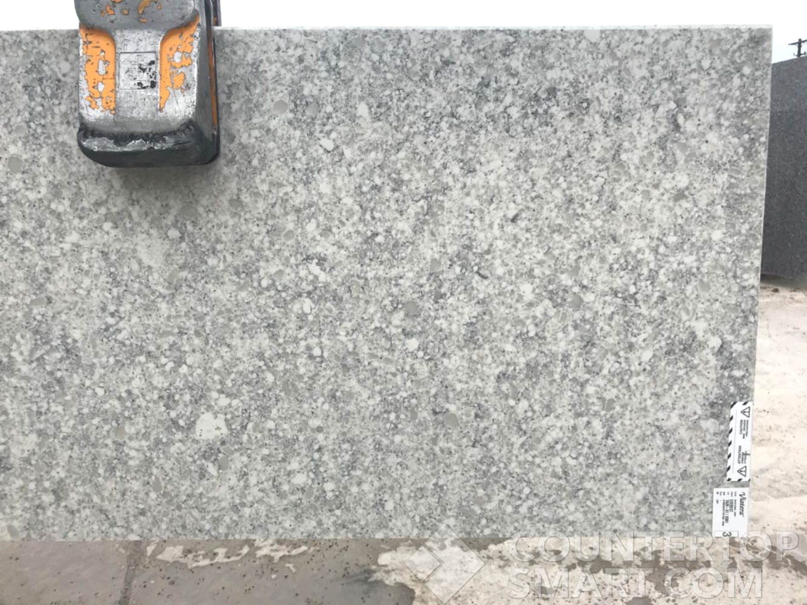 Everest Quartz Countertop Remnant 74"x33" Polished 3.0cm