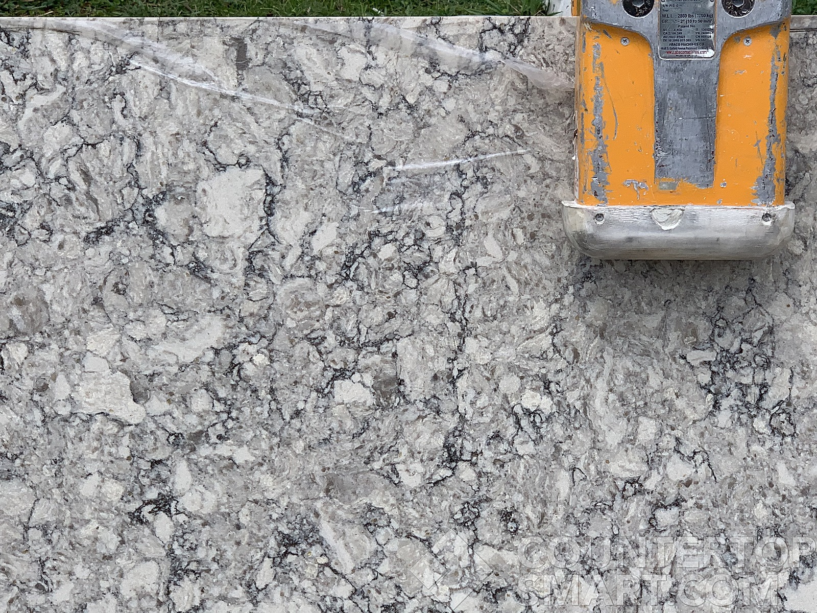 Intermezzo Quartz Countertop Remnant 99"x37" Polished 3.0cm